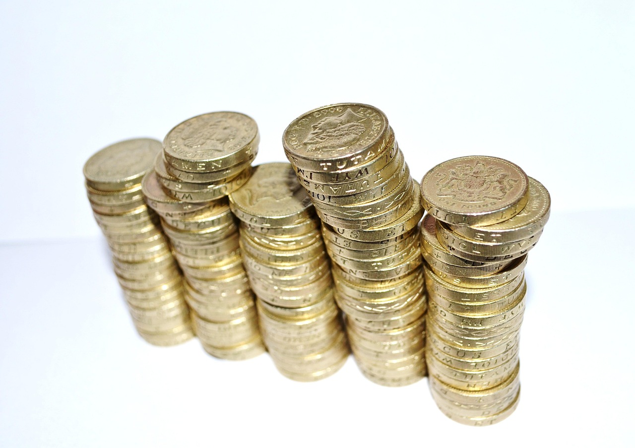 How to Budget on a Low Income in 2026 | Smart Strategies